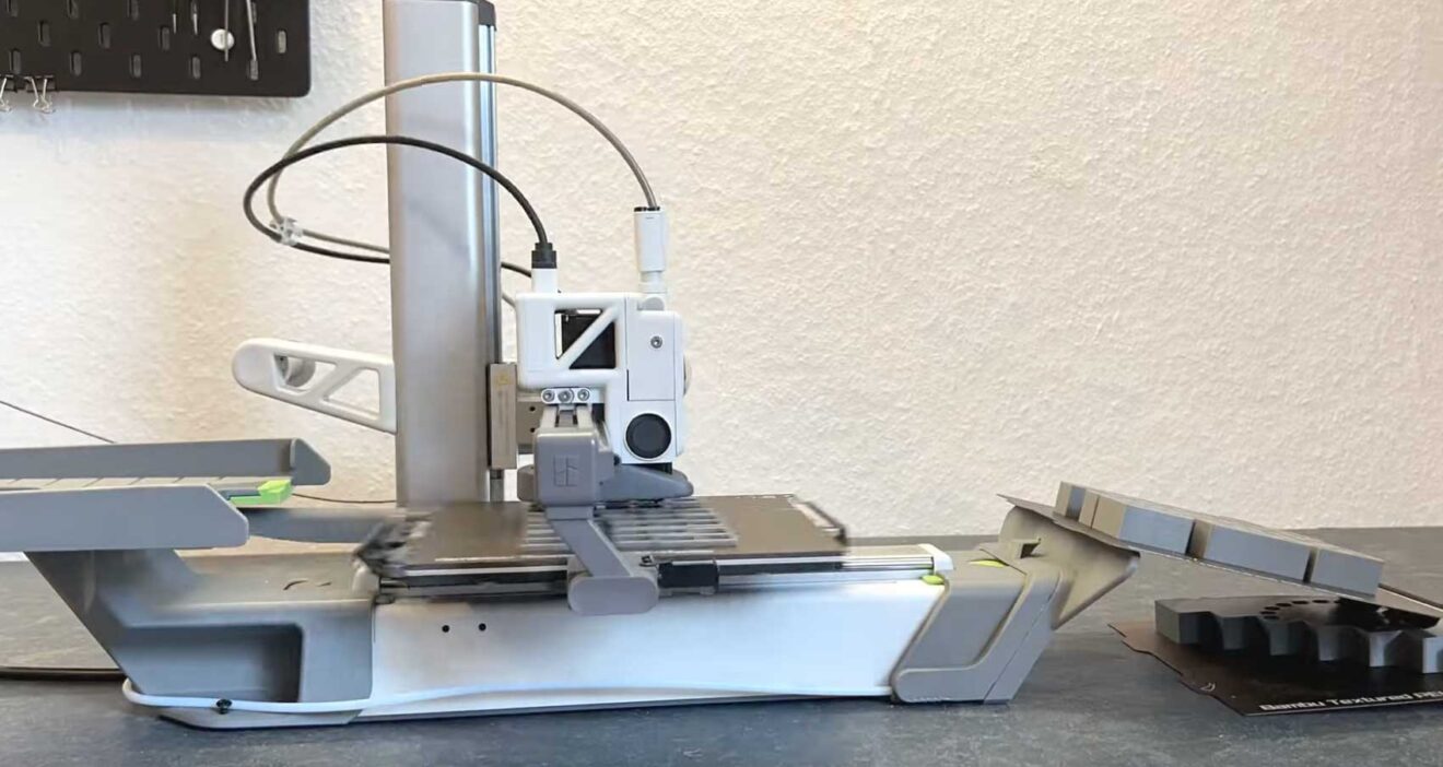 Maker udvikler system til automatisk udskiftning af 3D-printplader til ...